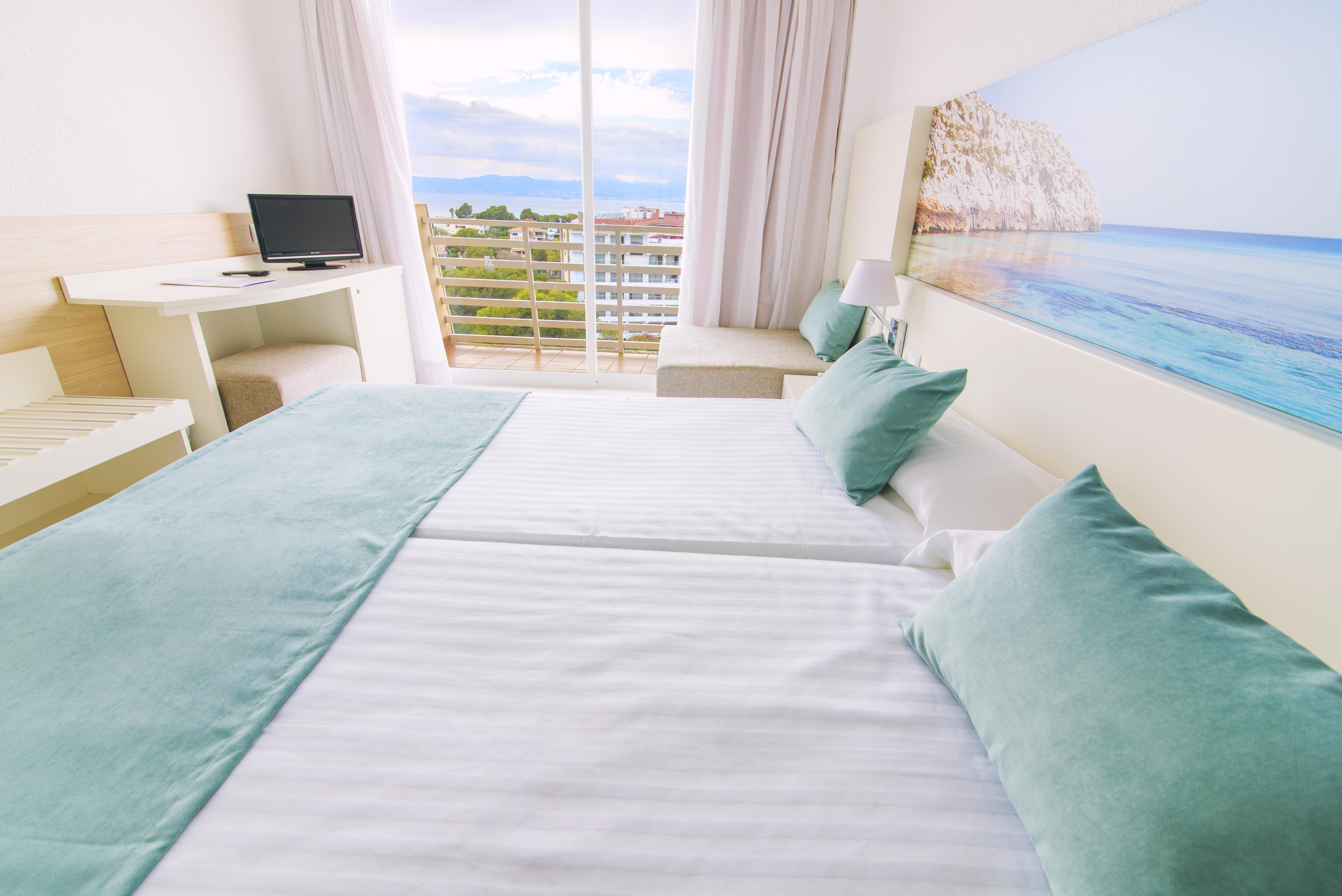 Hotel Azuline Hotel Bahamas Y Bahamas II El Arenal (Mallorca), Spain ...